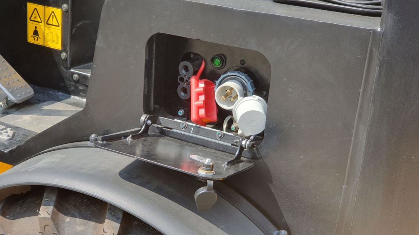 JCB continue d'étoffer sa gamme de machines 100 % électriques