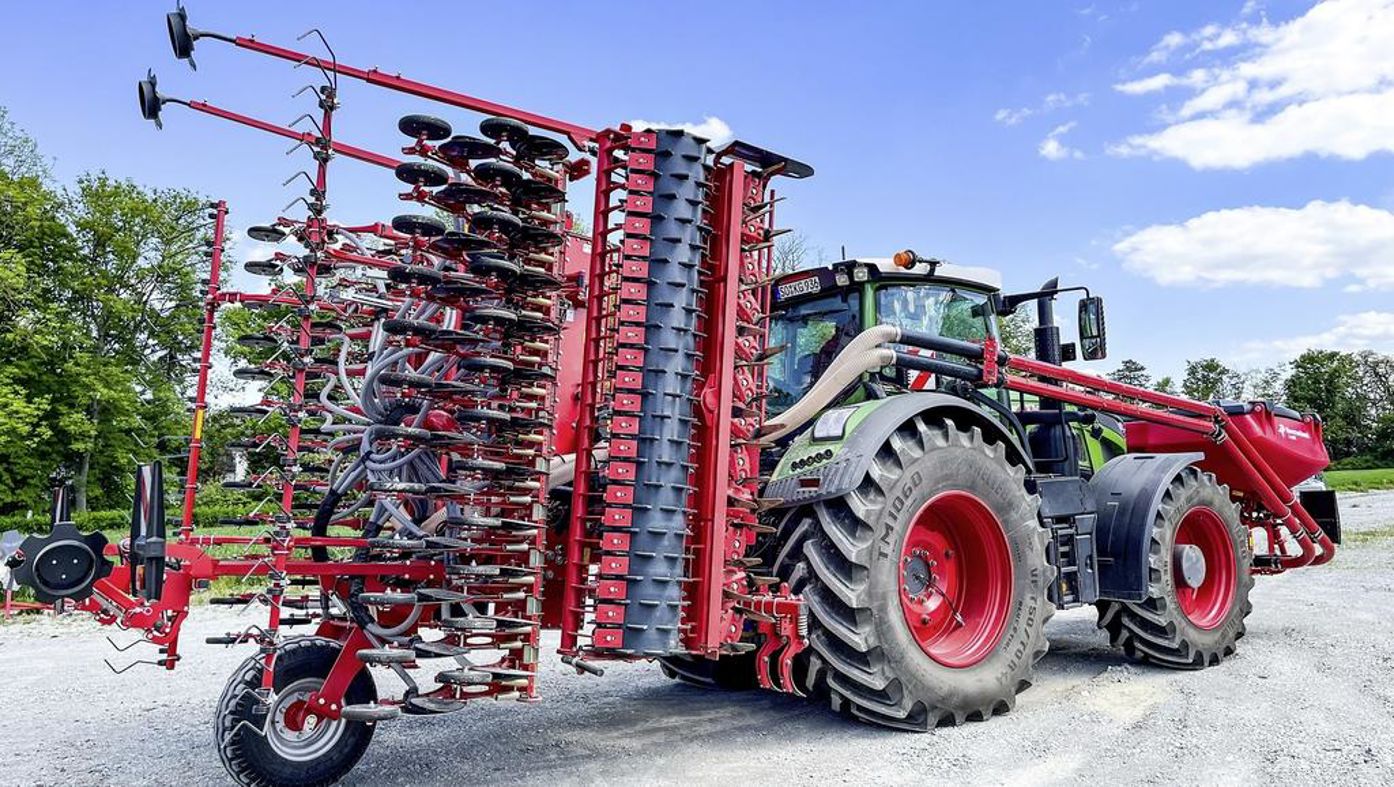 La Rotago F, une herse ajustable depuis la cabine par Kverneland