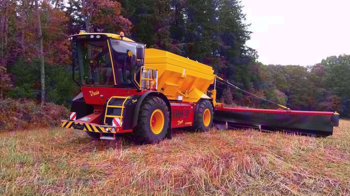 Vredo, le VT 4556 épand de la chaux