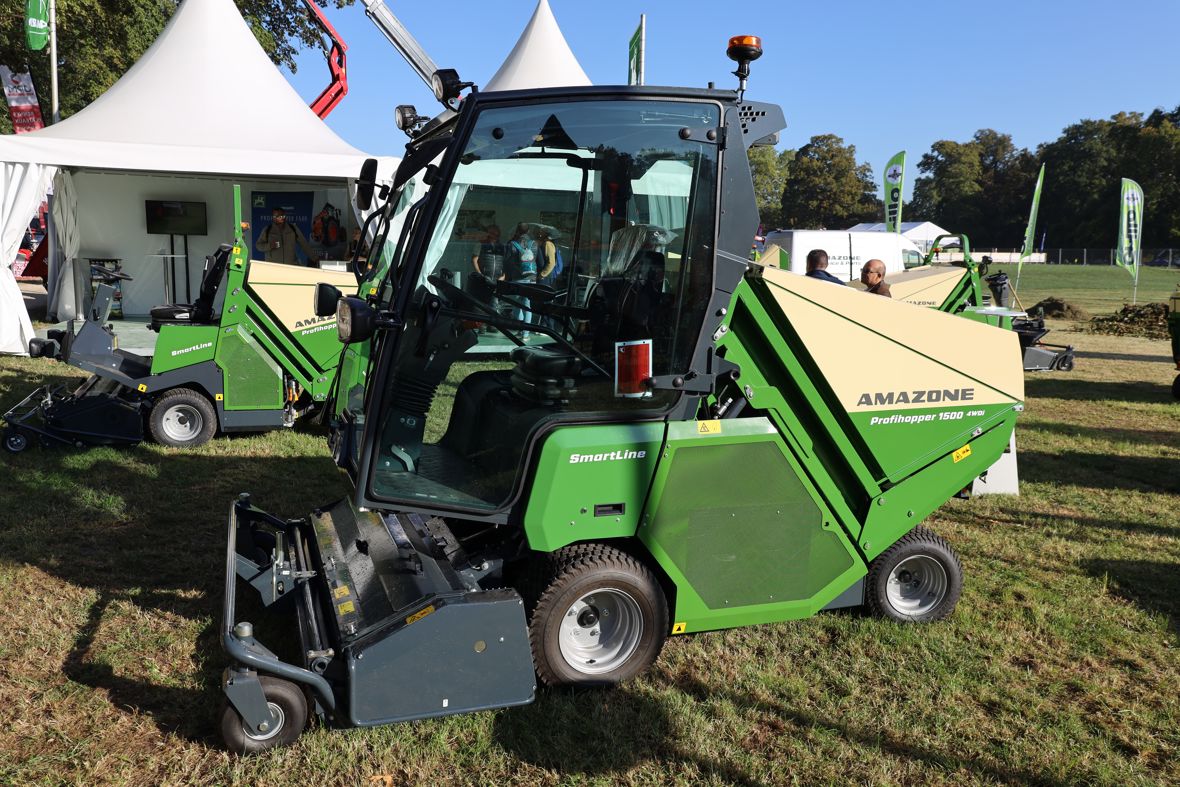 Amazone propose une cabine sur la tondeuse Profihopper 1500 SmartLine