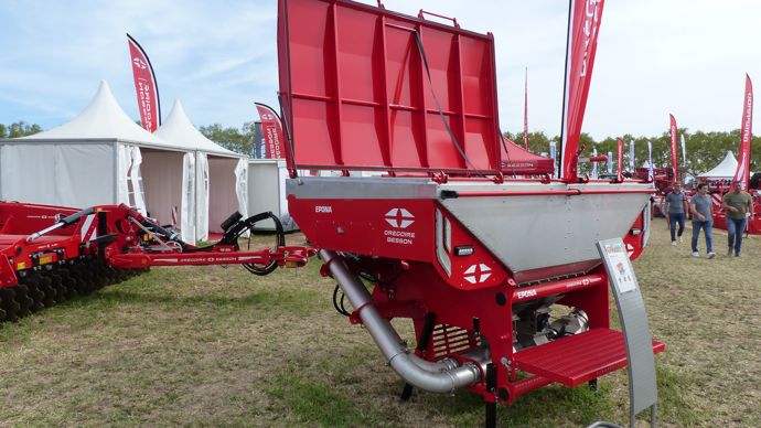 Gregoire Besson : une trémie frontale 100 % inox au nom d'Epona