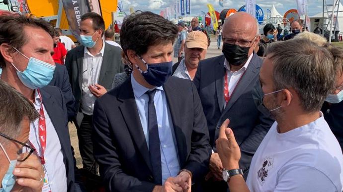 Politique : Julien Denormandie en campagne à Innov-Agri