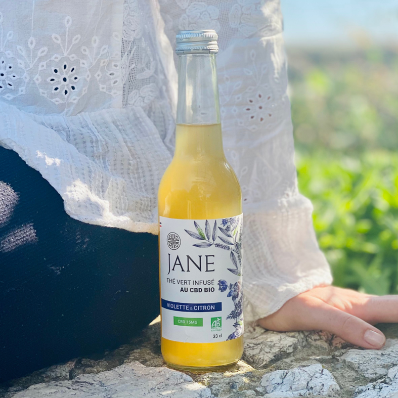 Jane, la première boisson biologique au CBD, une infusion de thé vert ...