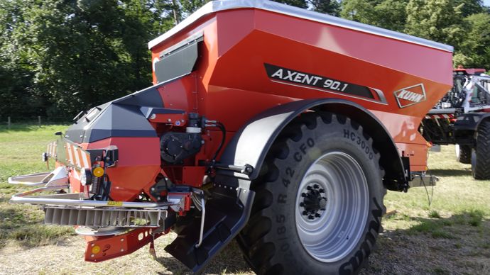[Distributeur d'engrais]Kuhn Axent 90.1 un distributeur traîné grand format