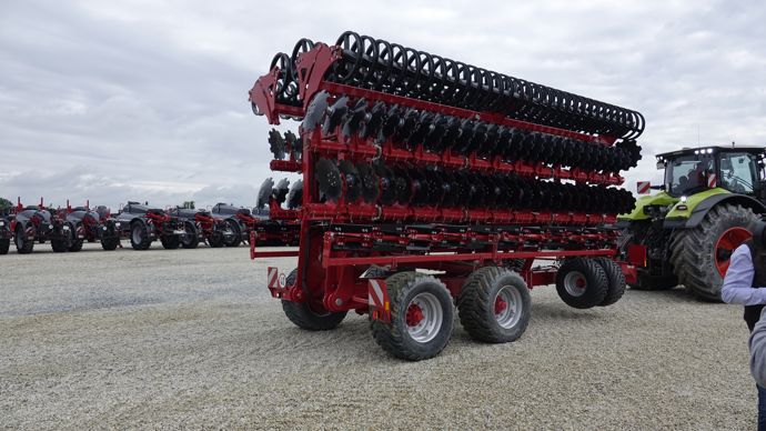 [Agritechnica 2023] Horsch Joker 12 RT : un rouleau hacheur sur le déchaume
