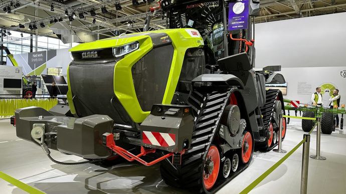 Le Claas Xérion autonome présenté à Agritechnica.