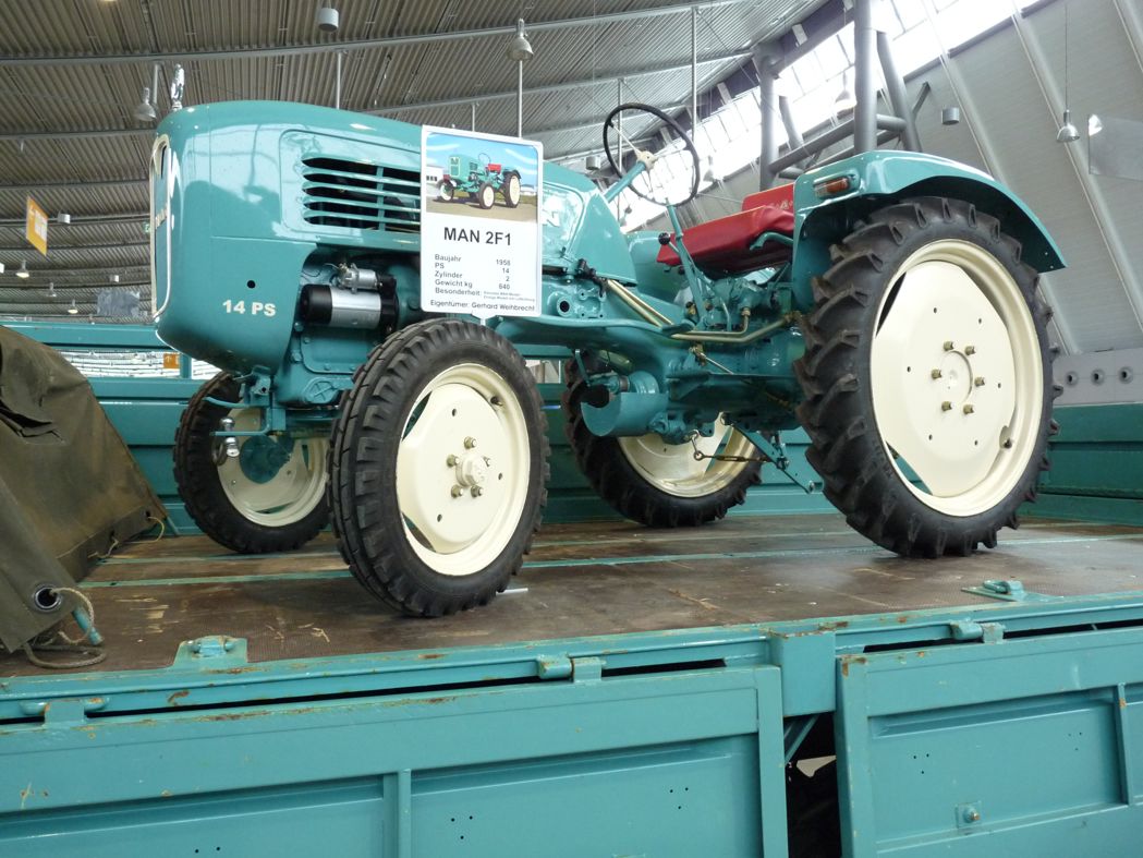 MAN a fabriqué environ 50 000 tracteurs agricoles entre 1938 et 1963.