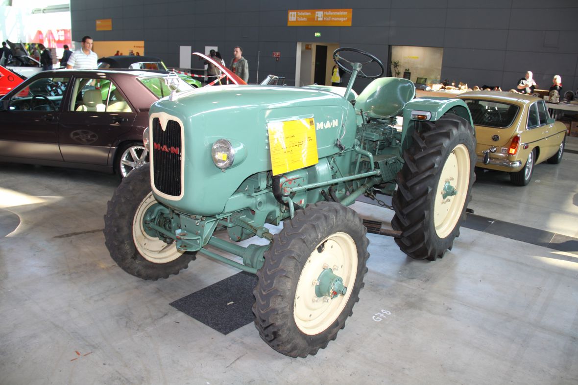 MAN a fabriqué environ 50 000 tracteurs agricoles entre 1938 et 1963.