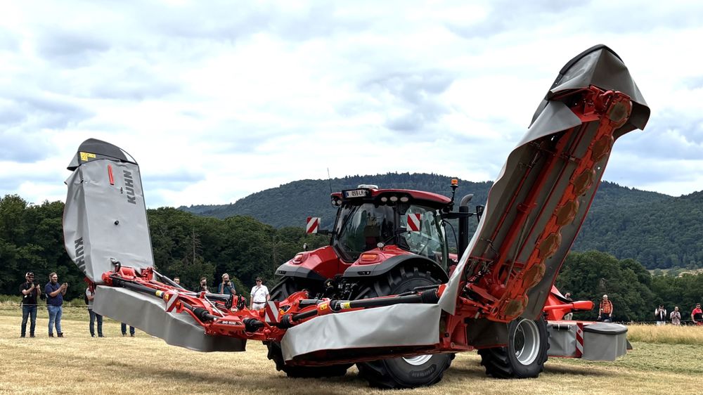 La plus grande faucheuse portée du marché est chez Kuhn
