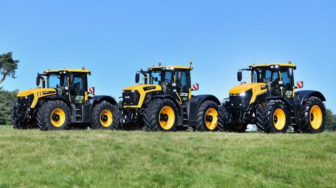 JCB lance le Fastrac 6000, à l'aise sur route et au champ